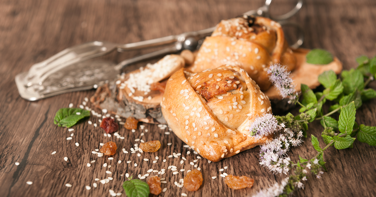 Flaounes: Traditional Cypriot Easter sweet bread recipe — home.cy